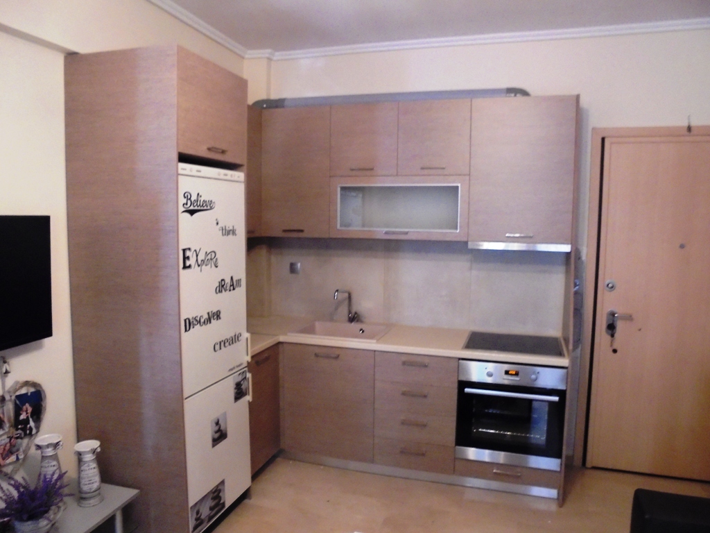 ΚΟΥΖΙΝΑ ΜΕ ΠΛΑΚΑΚΙ 60Χ60 - Feggomitis Tiles