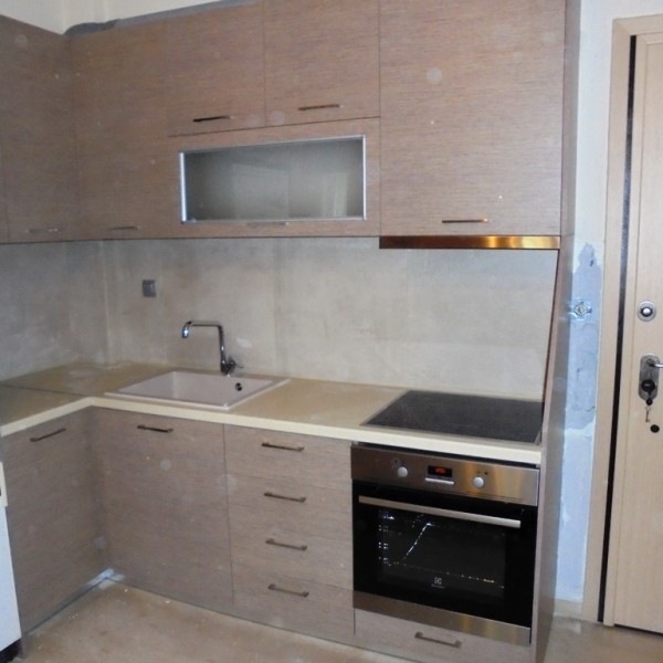 ΚΟΥΖΙΝΑ ΜΕ ΠΛΑΚΑΚΙ 60Χ60 - Feggomitis Tiles