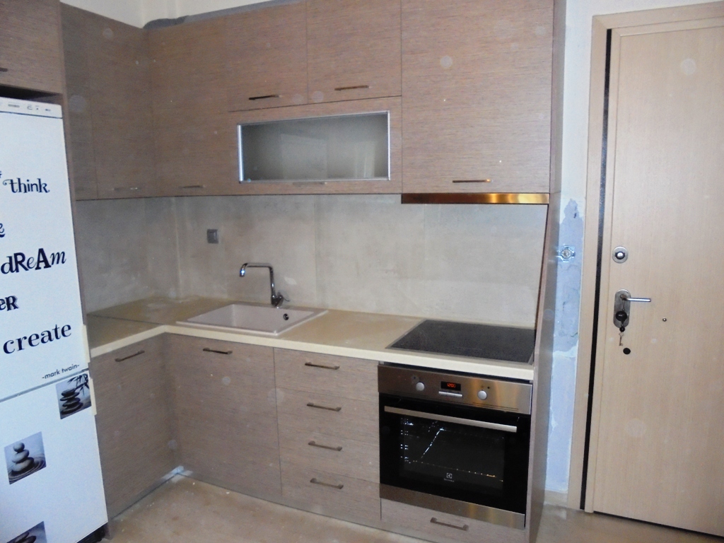ΚΟΥΖΙΝΑ ΜΕ ΠΛΑΚΑΚΙ 60Χ60 - Feggomitis Tiles