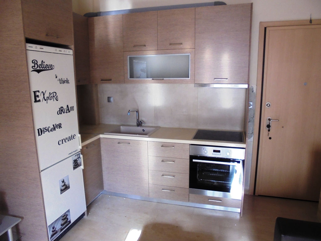 ΚΟΥΖΙΝΑ ΜΕ ΠΛΑΚΑΚΙ 60Χ60 - Feggomitis Tiles
