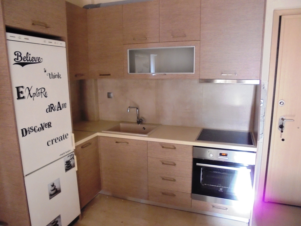 ΚΟΥΖΙΝΑ ΜΕ ΠΛΑΚΑΚΙ 60Χ60 - Feggomitis Tiles